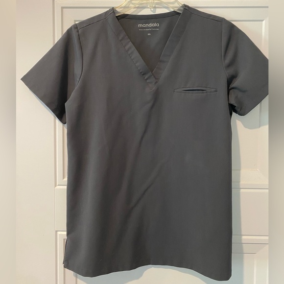 Mandala | Tops | Mandala One Pocket Scrub Top Pewter Gray Charcoal Xs ...